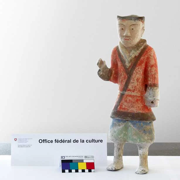 Restitution d’une statue en terre cuite de la dynastie Han à la Chine